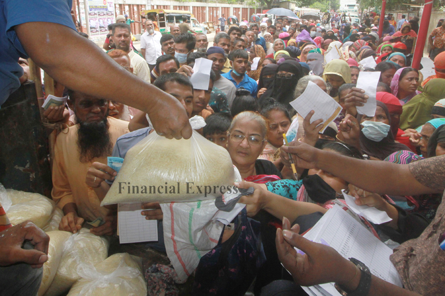 TCB starts selling rice at Tk 30 per kg | The Financial Express