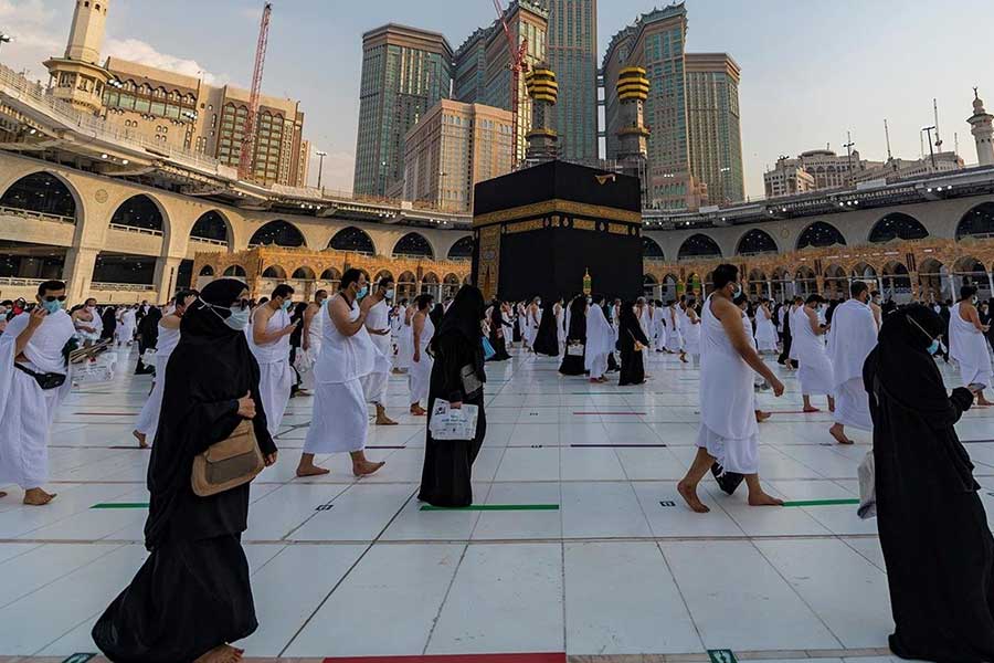 Saudi Arabia sets dress code for female Umrah pilgrims | The Financial ...