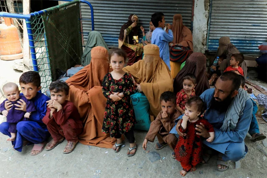 Pakistan gives last warning to undocumented immigrants, many Afghan ...