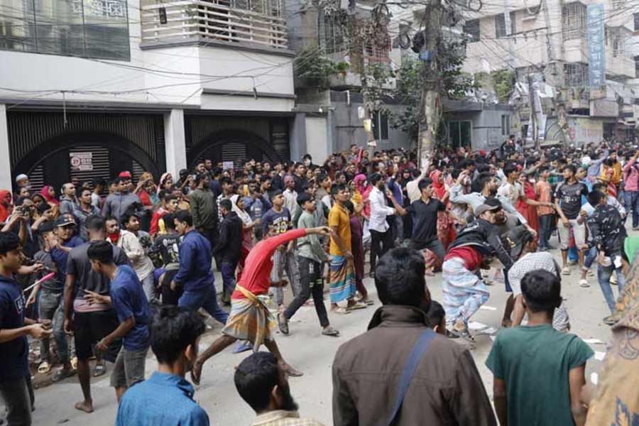 Death of house aide sparks clash, vandalism at Banasree | The Financial ...