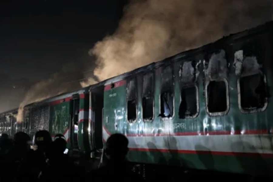 Benapole Express fire: Railway forms seven-member probe committee | The ...