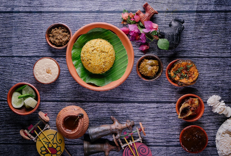 Kolkata's taste on 'Babumoshai' platters in Dhaka | The Financial Express