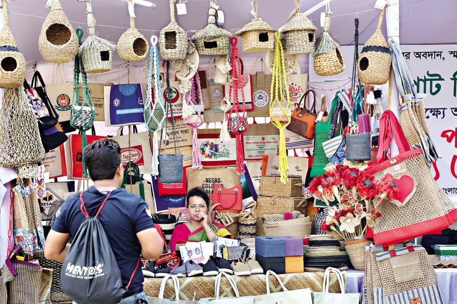 Hold jute goods fair to expand market, minister urges officials | The ...