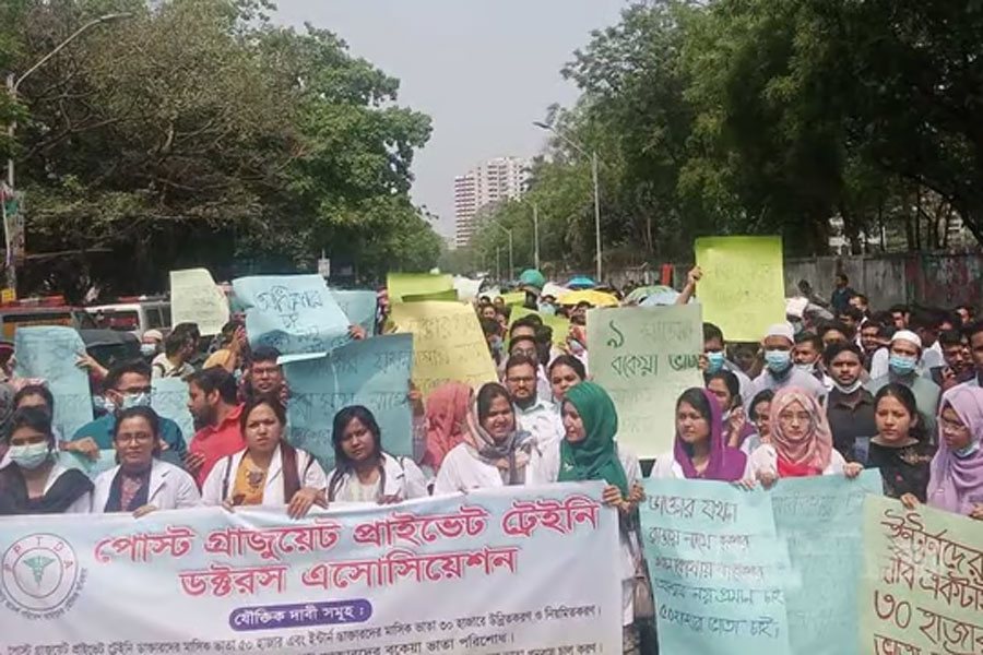 Bangladesh trainee doctors, interns go on strike over pay | The ...