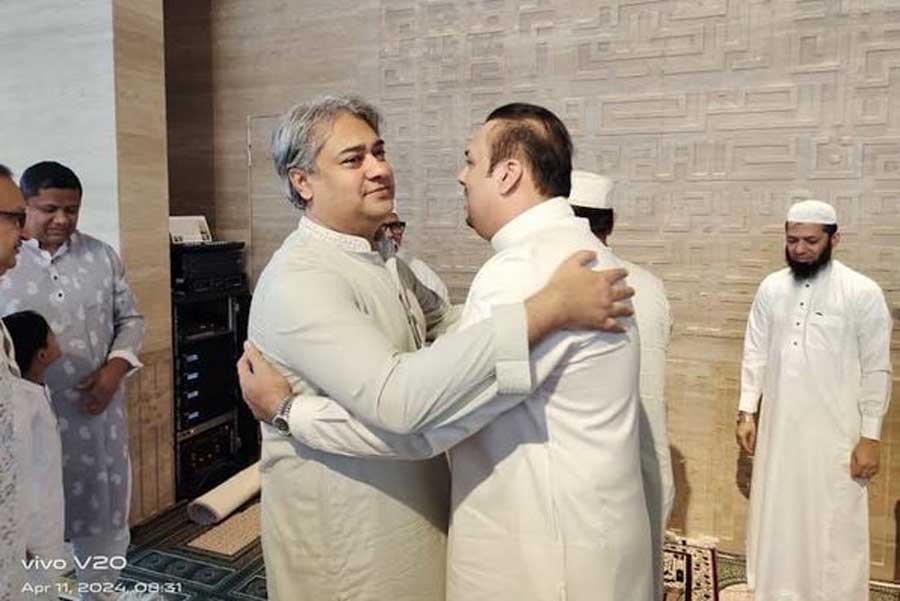 Arafat offers Eid prayers at Gulshan Society Jame Mosque | The ...