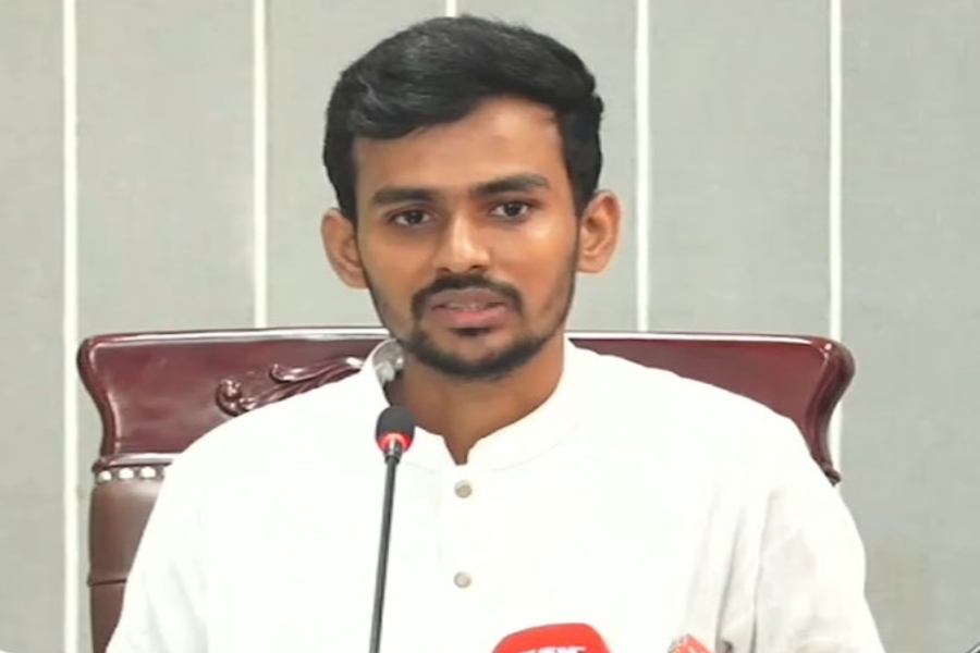 মানবিকতার চরম বিপর্যয়ের মধ্যে আছে পুরো বাংলাদেশ: আসিফ | The Financial ...