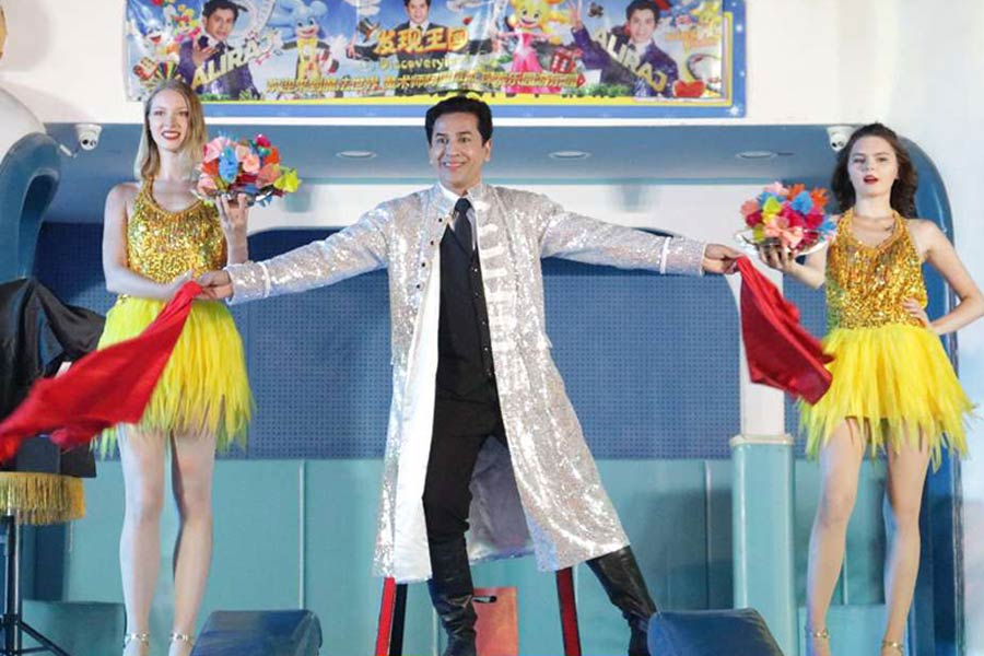 Magician Ali Raj now in Valencia to enthral international audiences ...