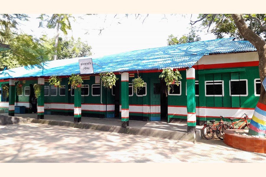 Train-like school opens to attract students | The Financial Express