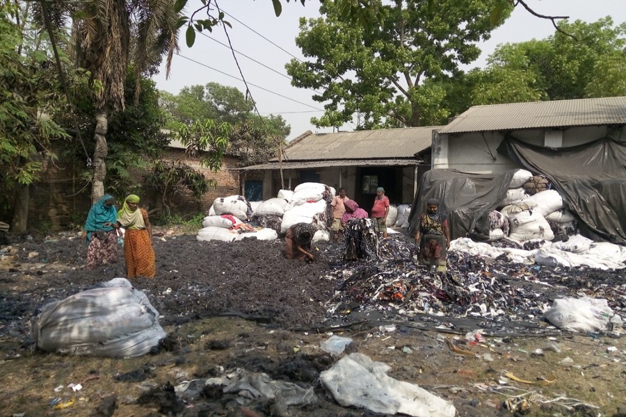 VAT waiver likely on collection of waste cotton, jhut | The Financial ...