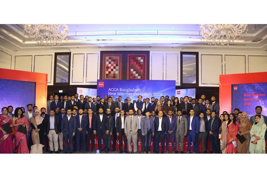 ACCA awards certificates to 124 accountants | The Financial Express