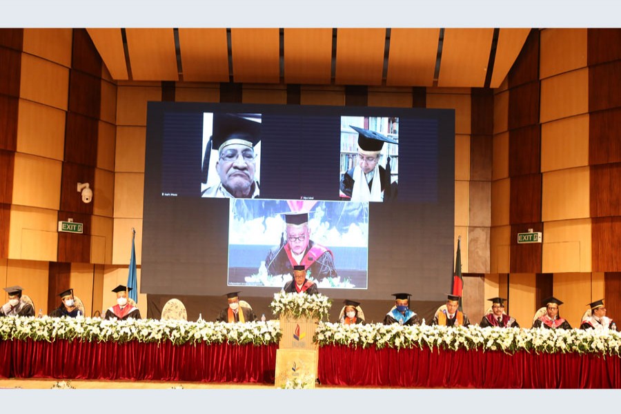 IUB holds its 21st and 22nd convocation | The Financial Express